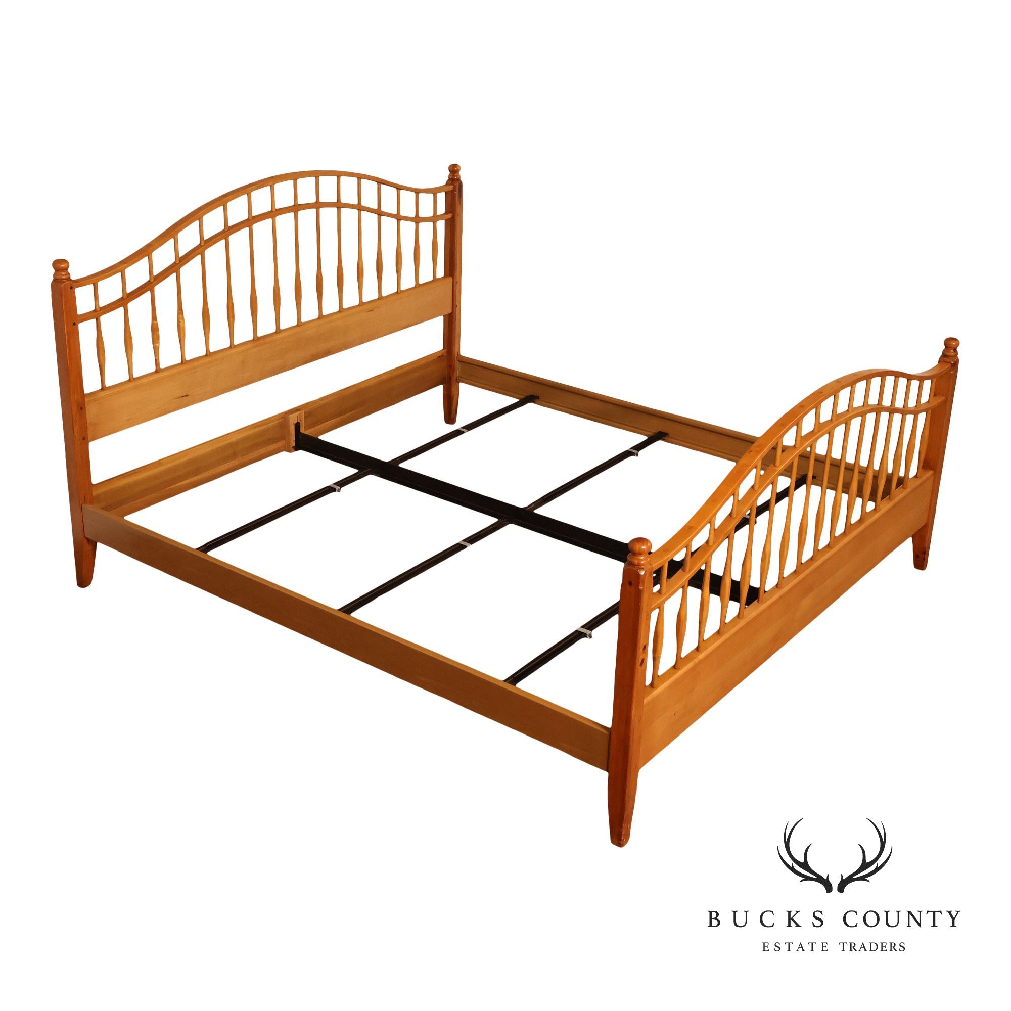 Ethan Allen Country Crossings Collection King Size Windsor Bed